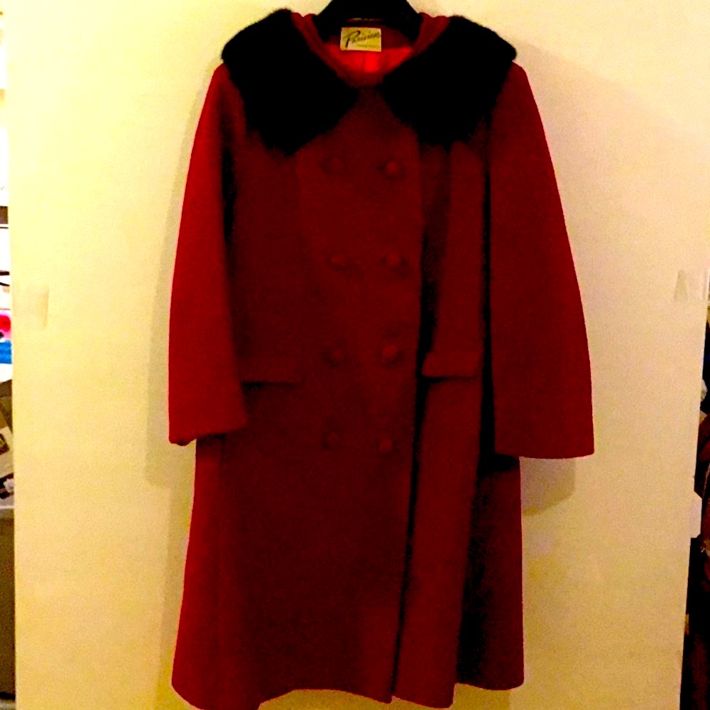 Beautiful Red Wool Ladies Coat With Real Fur Collar - Gem
